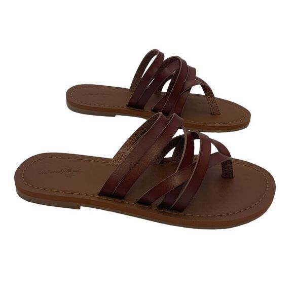 Universal Thread | Shoes | Universal Thread Maritza Strap Flat Sandals ...